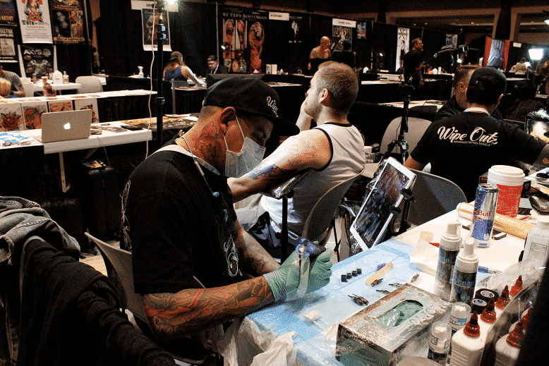 Leo Favarin supera trauma de infância e se destaca com estúdio próprio ...